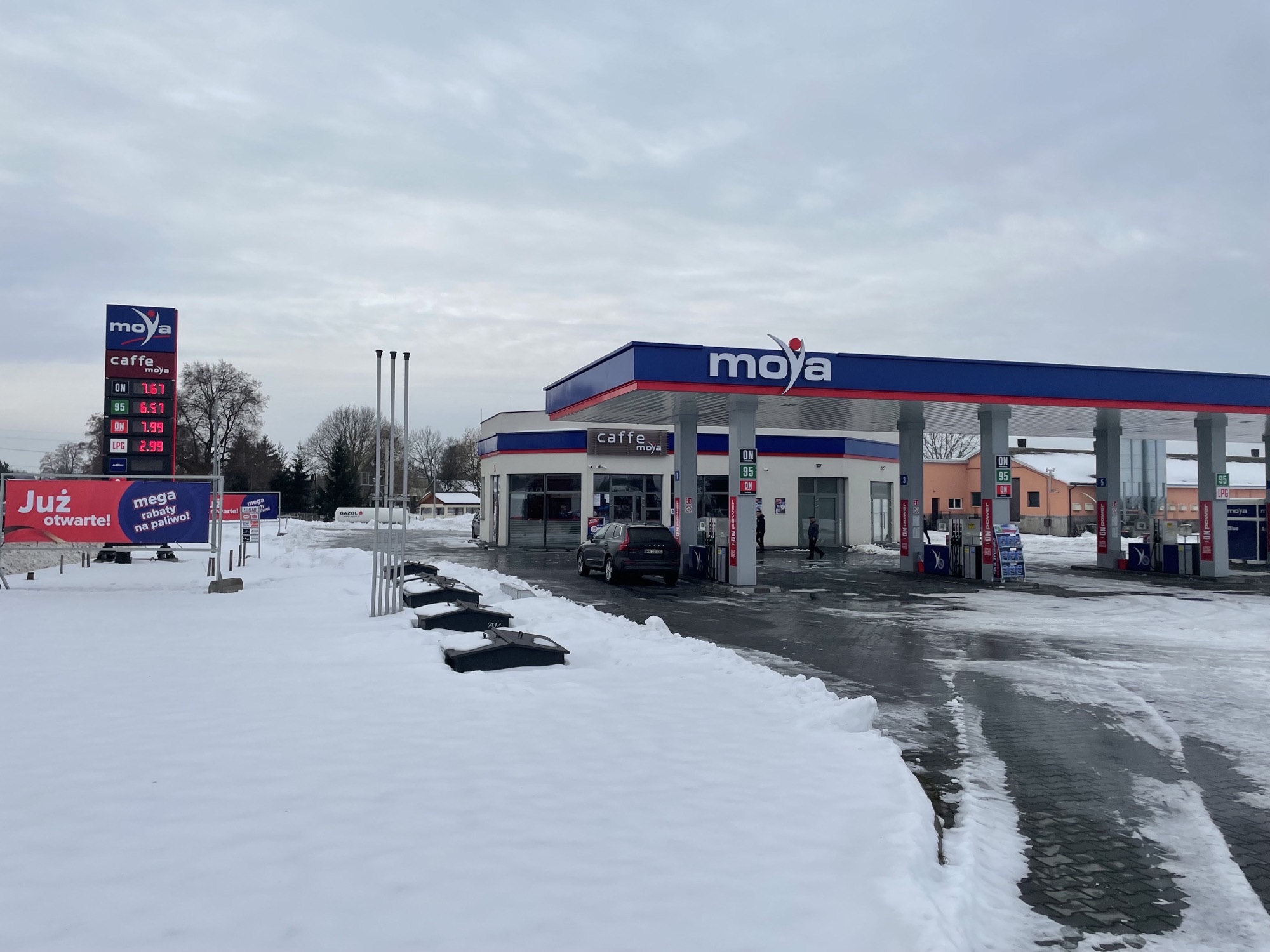 Sieć stacji paliw MOYA otwiera dwa kolejne punkty